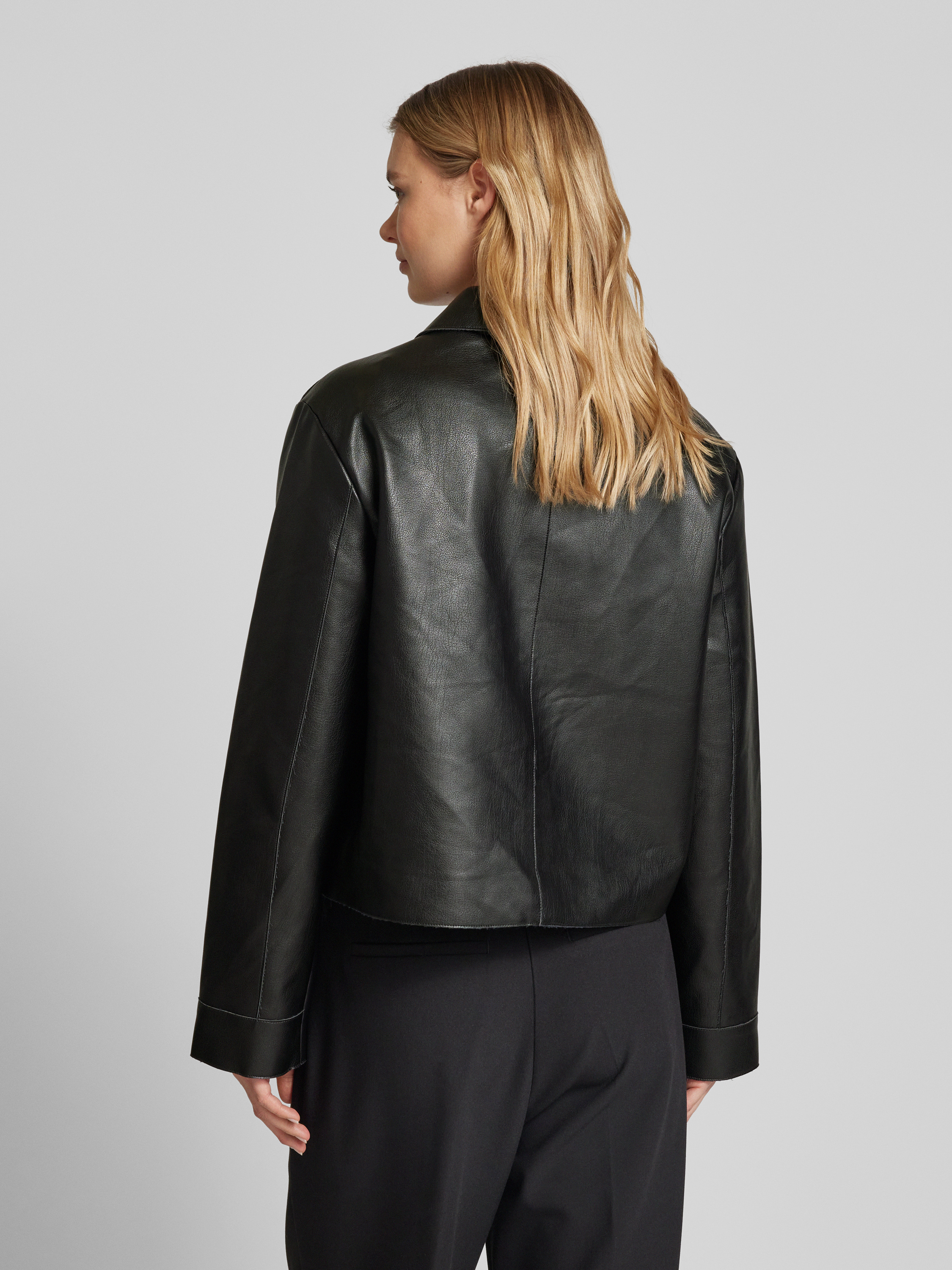 Neo Noir Jacke mit Knopfverschluss Modell 'Romana' (black) online kaufen