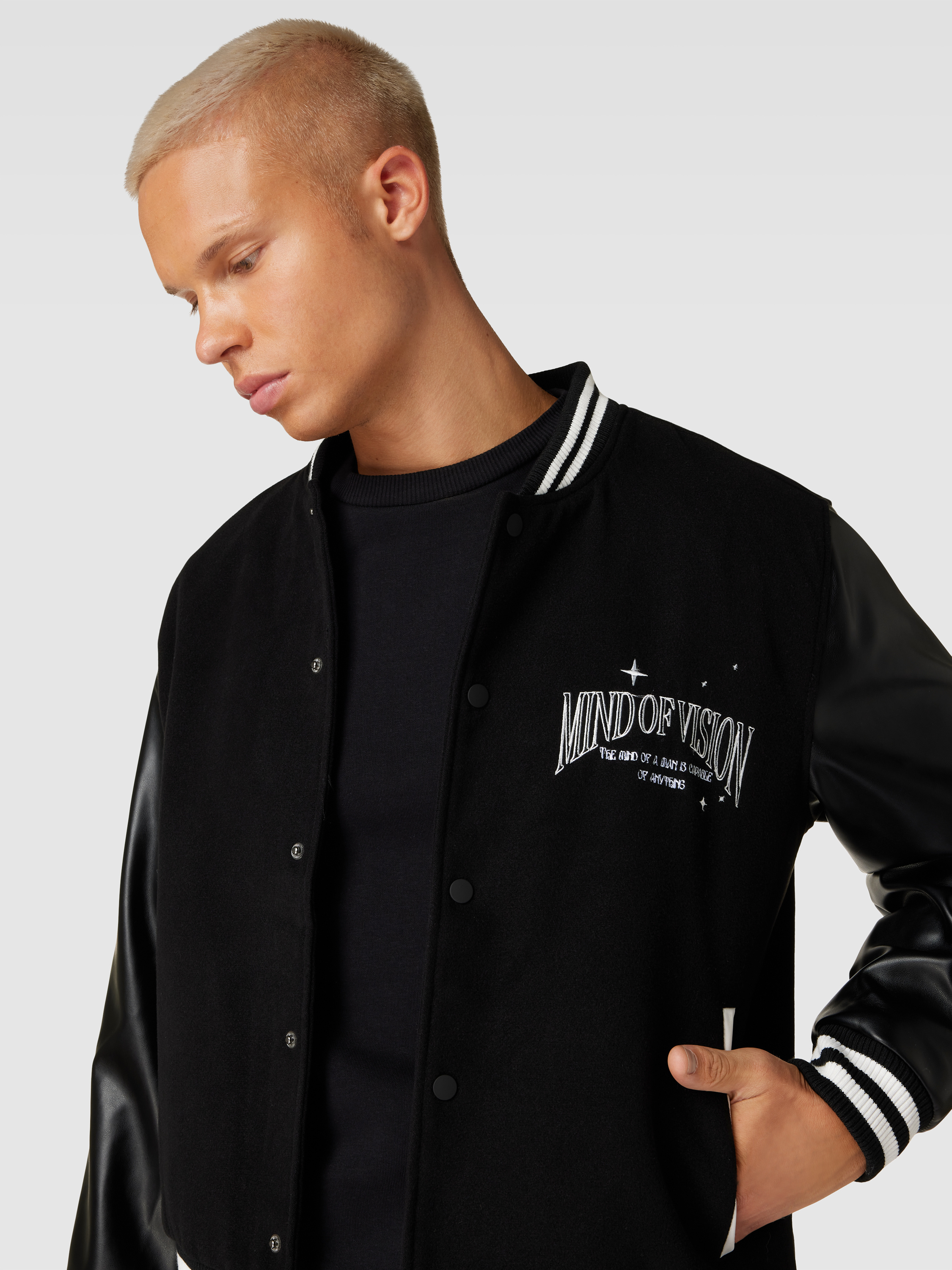 Redefined Rebel College-Jacke mit Druckknopfverschluss Modell 'Archer ...