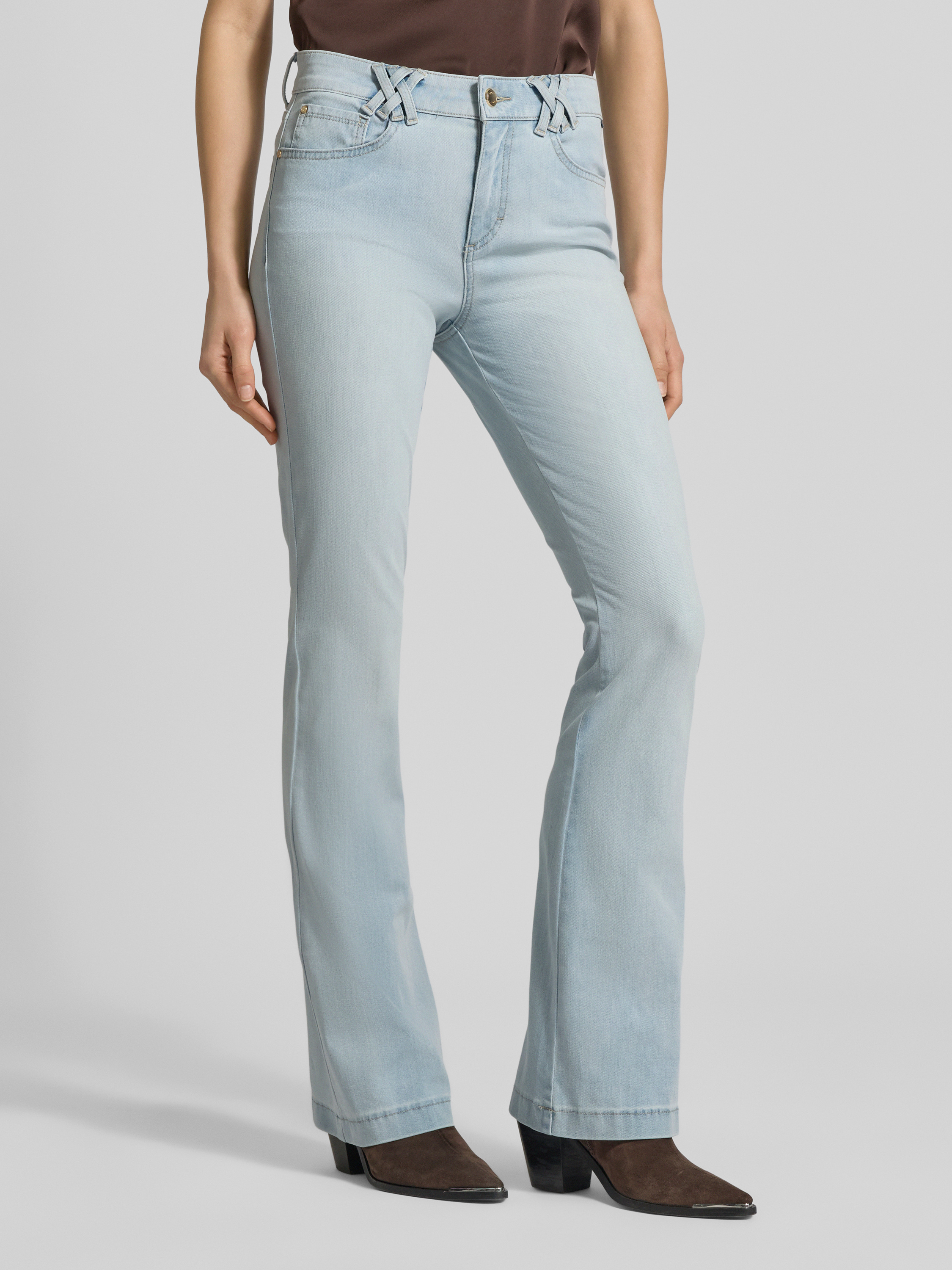 Kup online Brax Jeansy o rozkloszowanym kroju z 5 kieszeniami model ...