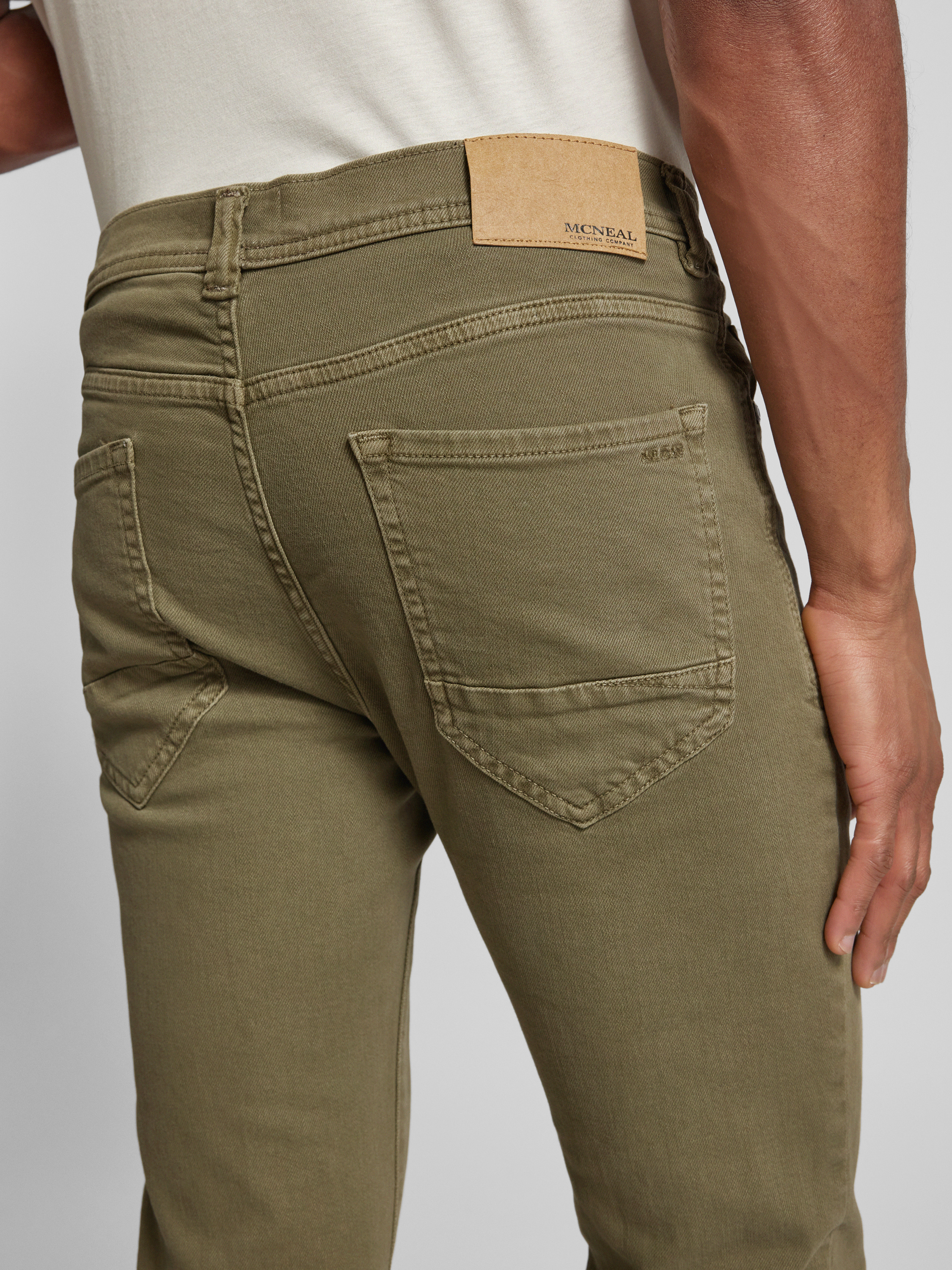 MCNEAL Straight Fit Jeans mit 5-Pocket-Design (schlamm) online kaufen