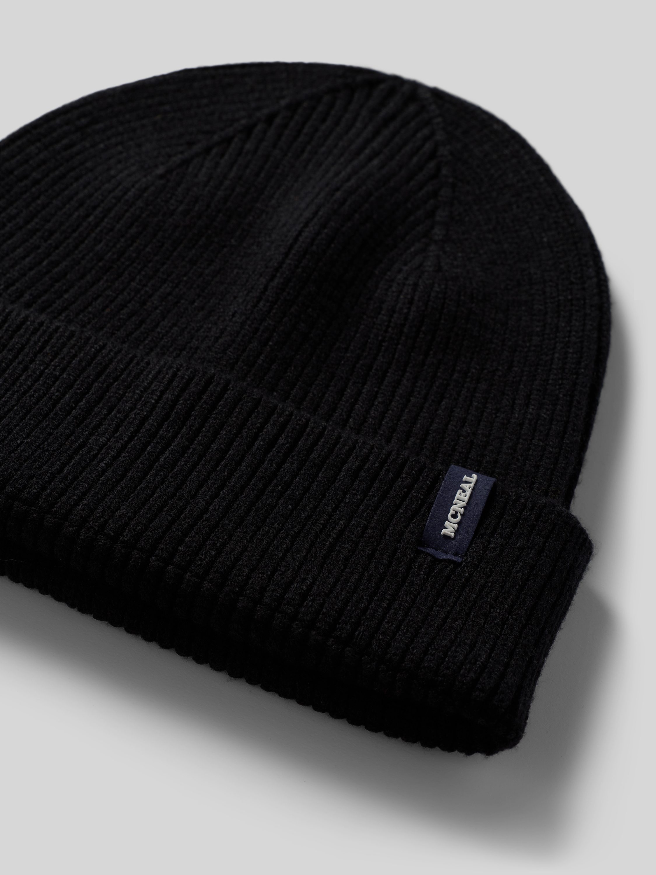 MCNEAL Strickmütze aus Viskose-Mix in Ripp-Optik (black) online kaufen