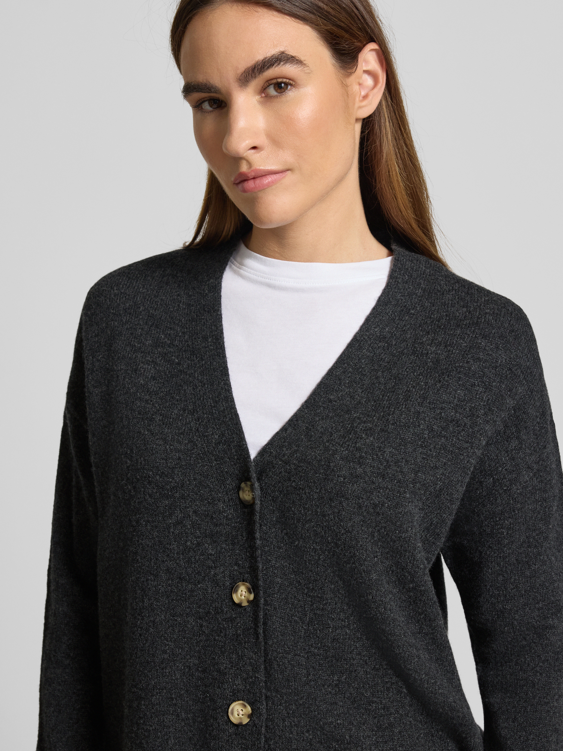 Christian Berg Woman Regular Fit Strickjacke aus reiner Wolle (anthrazit melange) online kaufen
