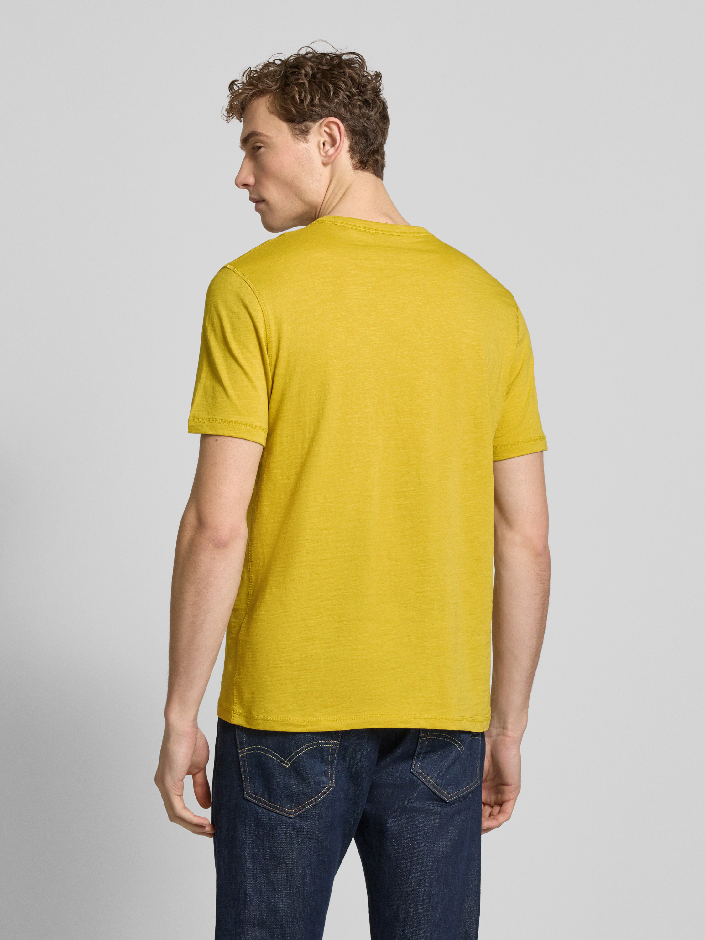 Kup online BOSS Orange T-shirt o kroju regular fit z czystej bawełny ...