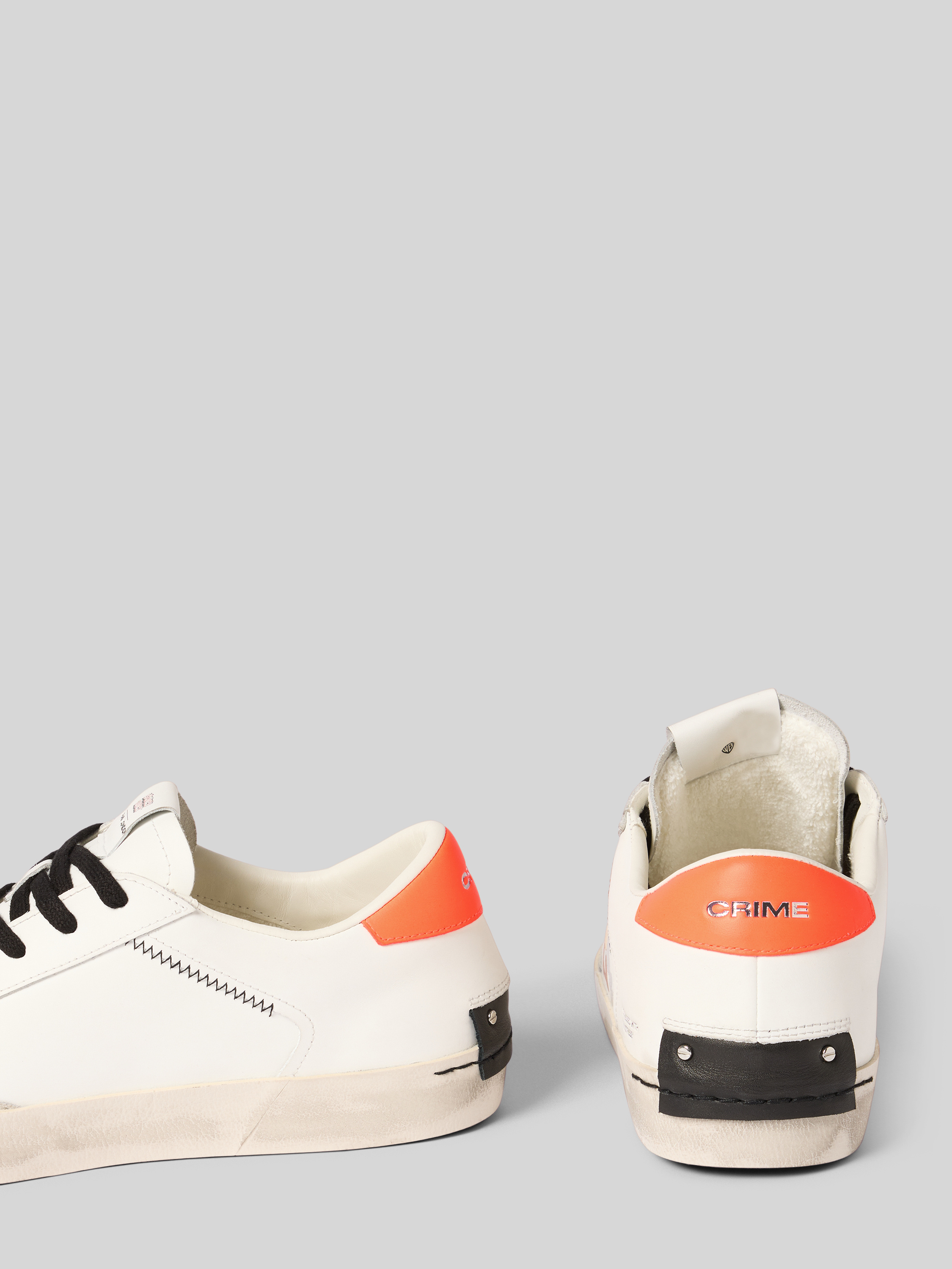 Crime London Sneaker aus Leder mit Looney Tunes®-Print (weiss) online ...
