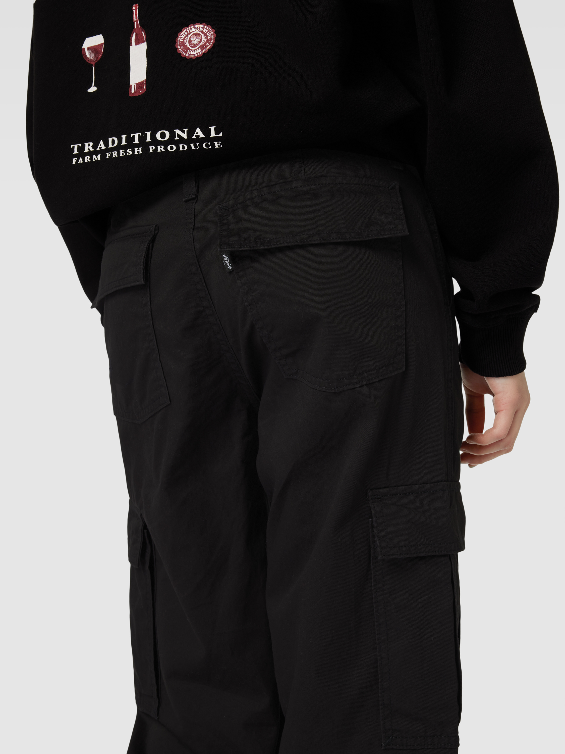 Levi's® Cargobroek met opgestikte zakken in zwart online kopen | P&C