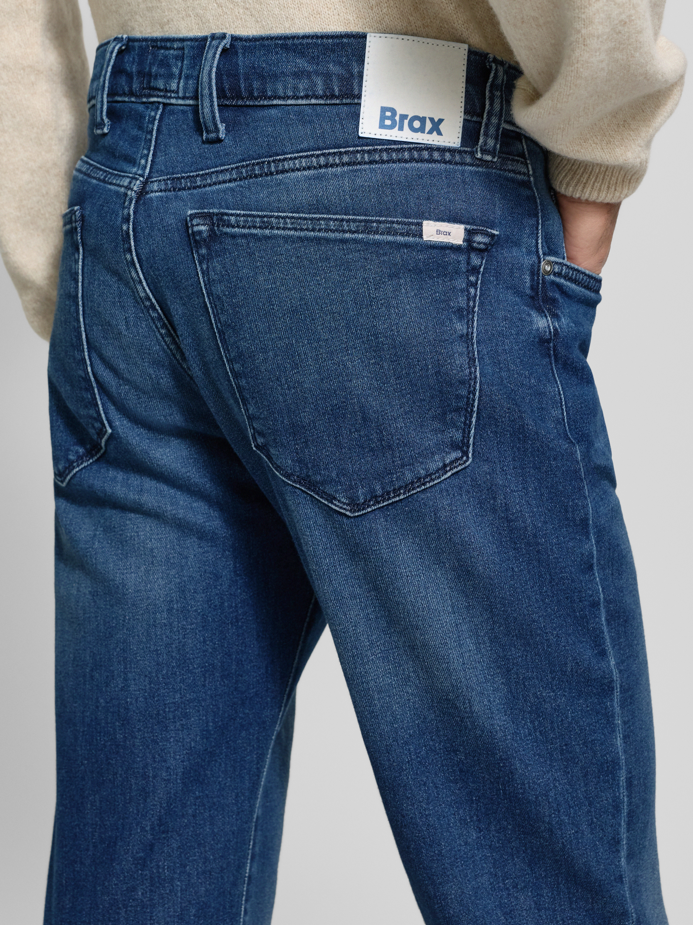 Brax Wide Fit Jeans mit Eingrifftaschen Modell 'Clint' (marine) online kaufen