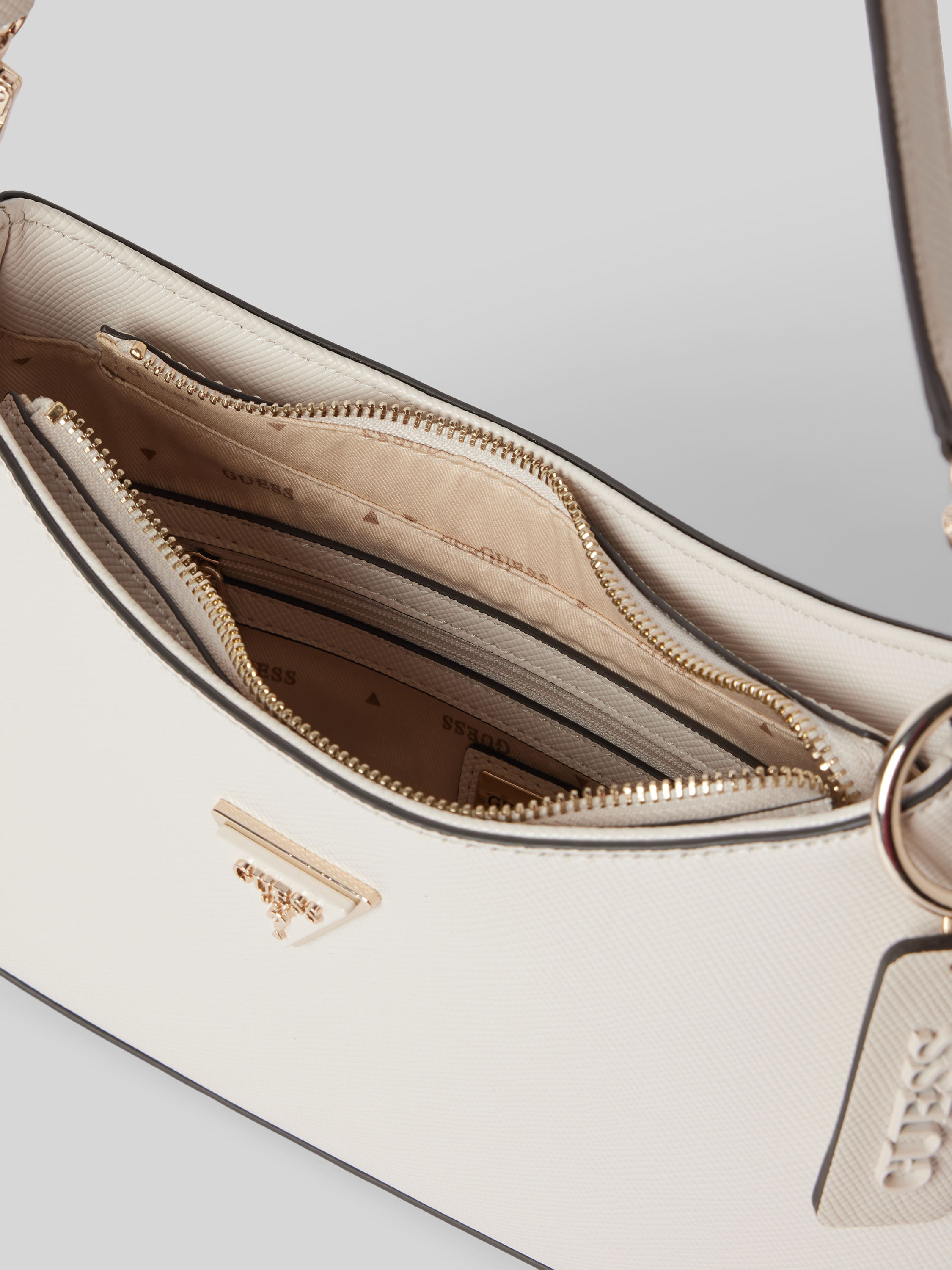 Guess Handtasche mit Label-Applikation Modell 'NOELLE' (ecru) online kaufen