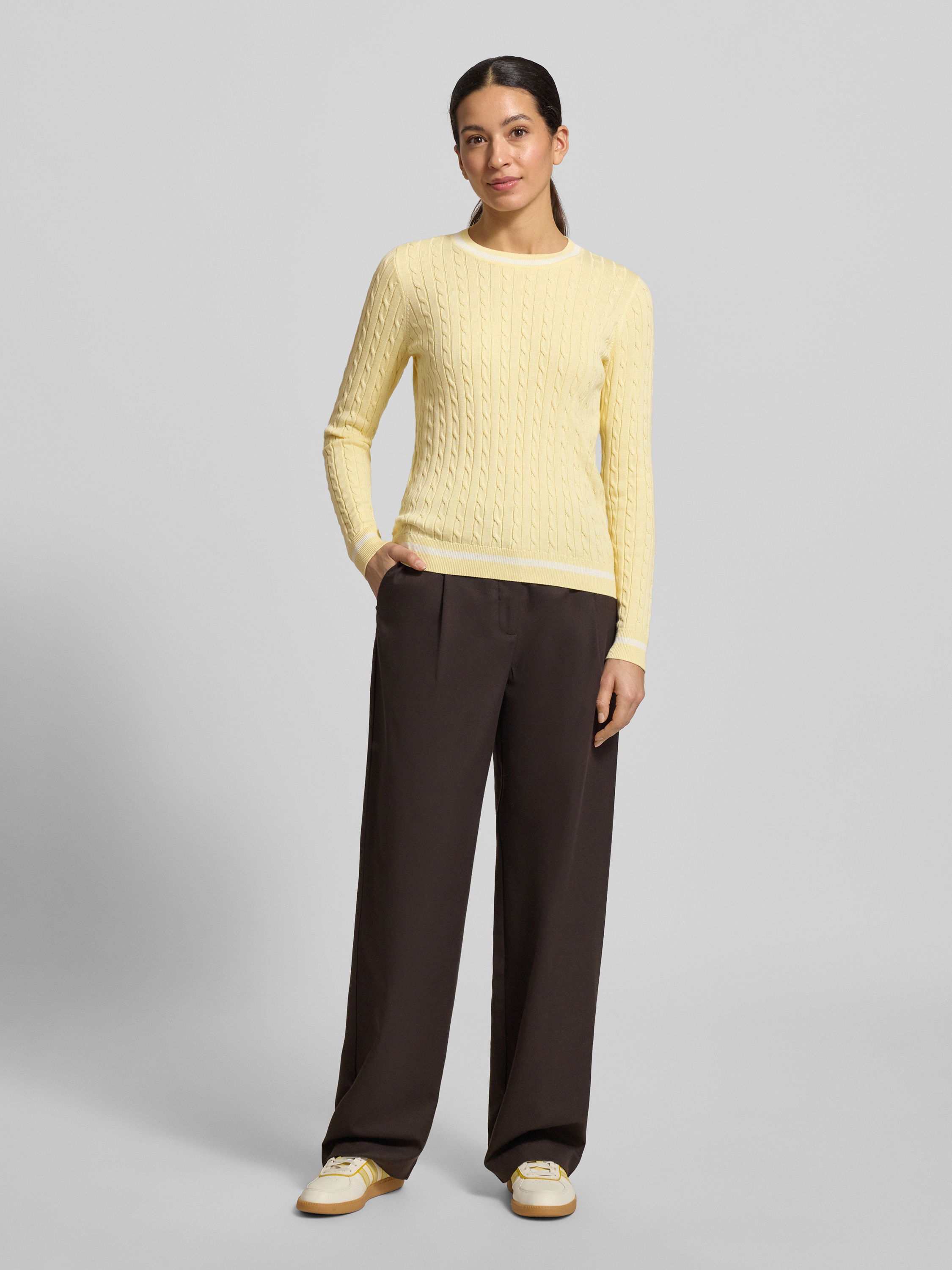 Kup online Christian Berg Woman Sweter z dzianiny z prążkowanymi ...