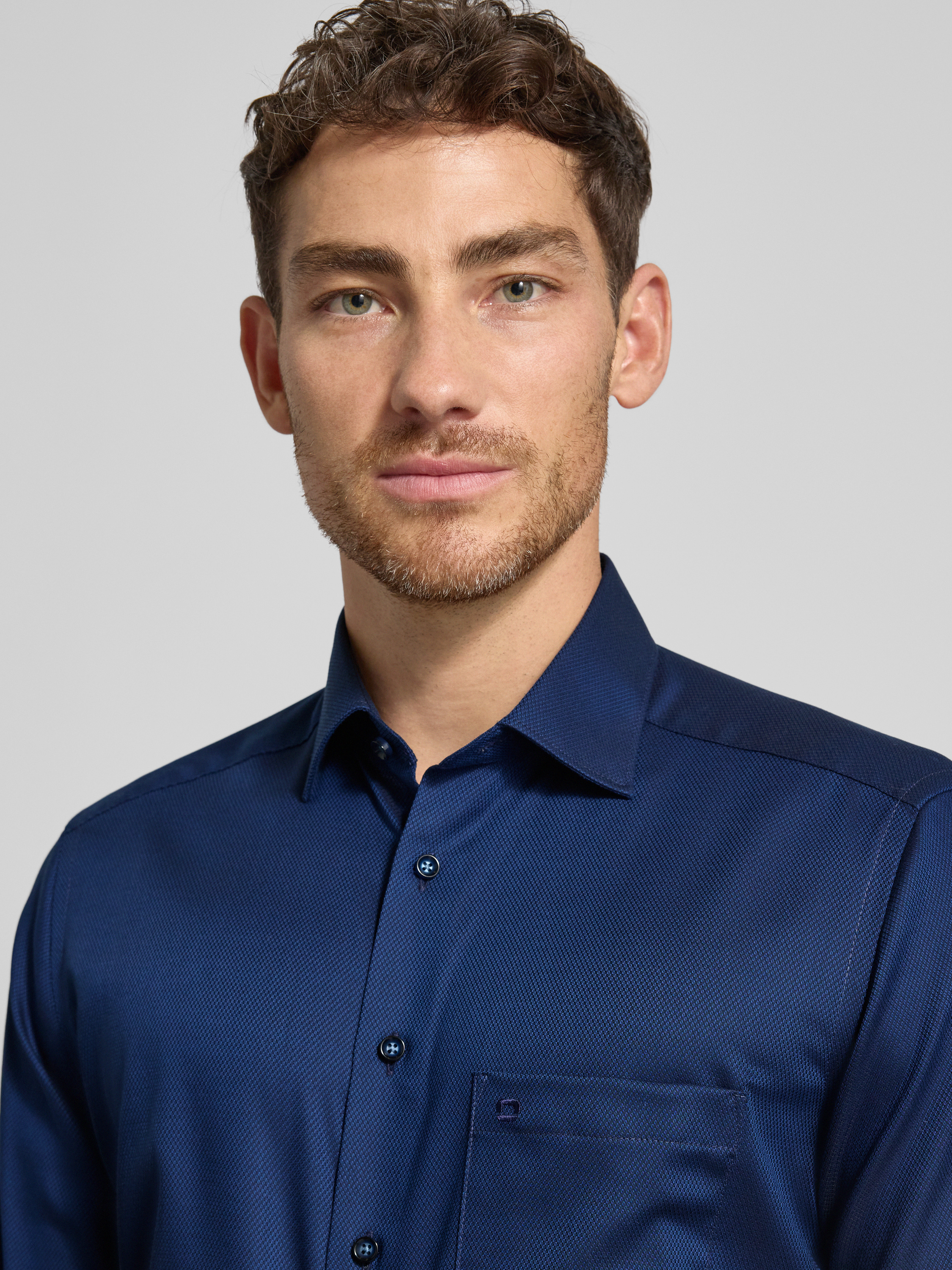 OLYMP Modern Fit Businesshemd mit Kentkragen Modell 'NEW KENT' (marine ...