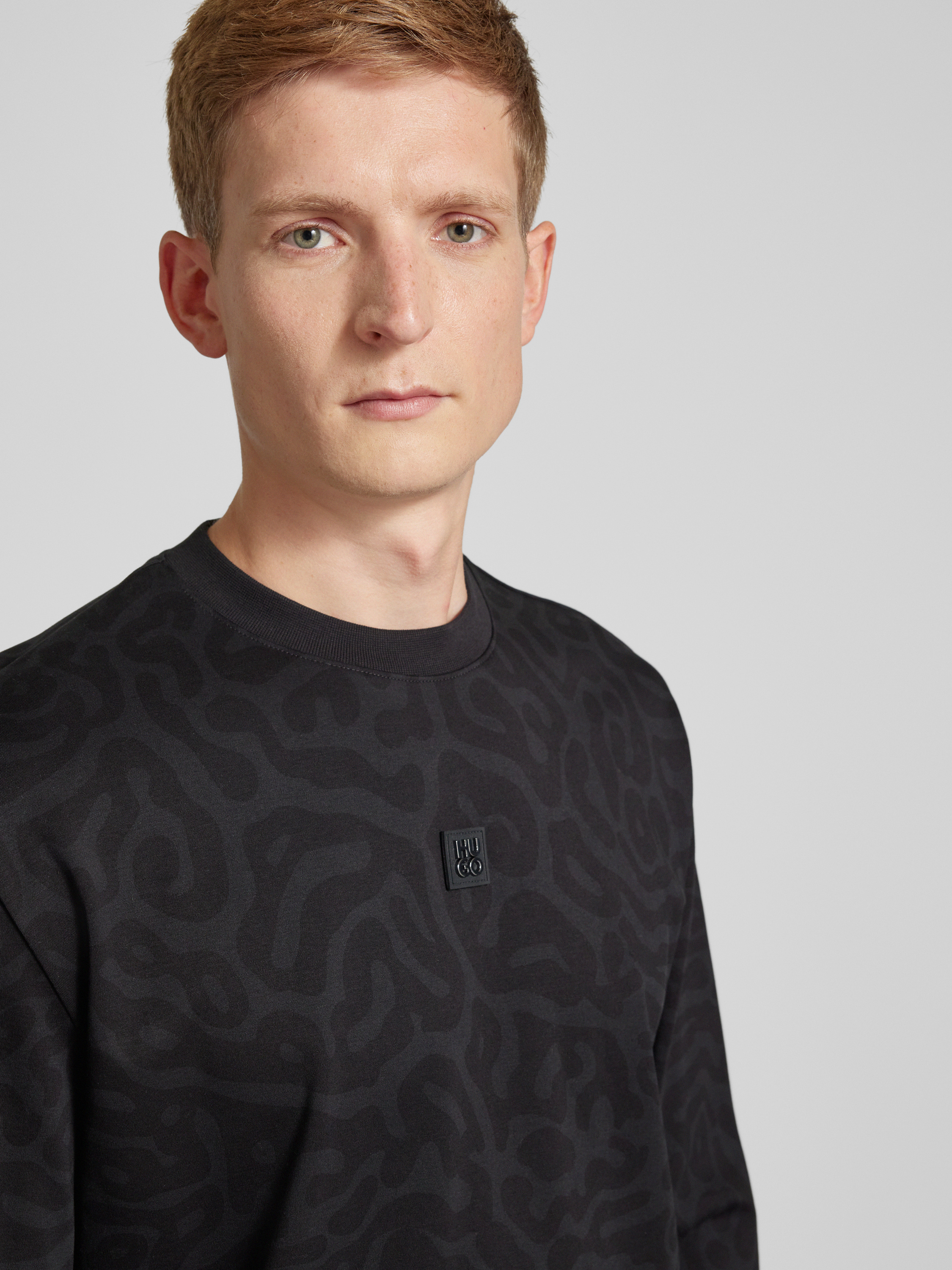 HUGO Sweatshirt mit Label-Badge Modell 'Dabyuno' (black) online kaufen
