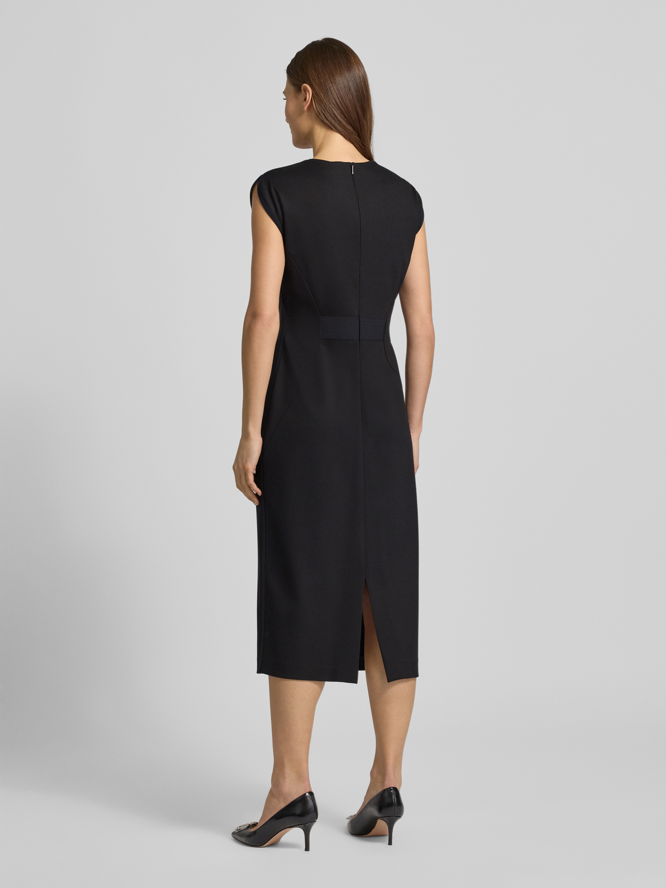 Kup online BOSS Sukienka etui o długości do kolan z mieszanki wiskozy ...