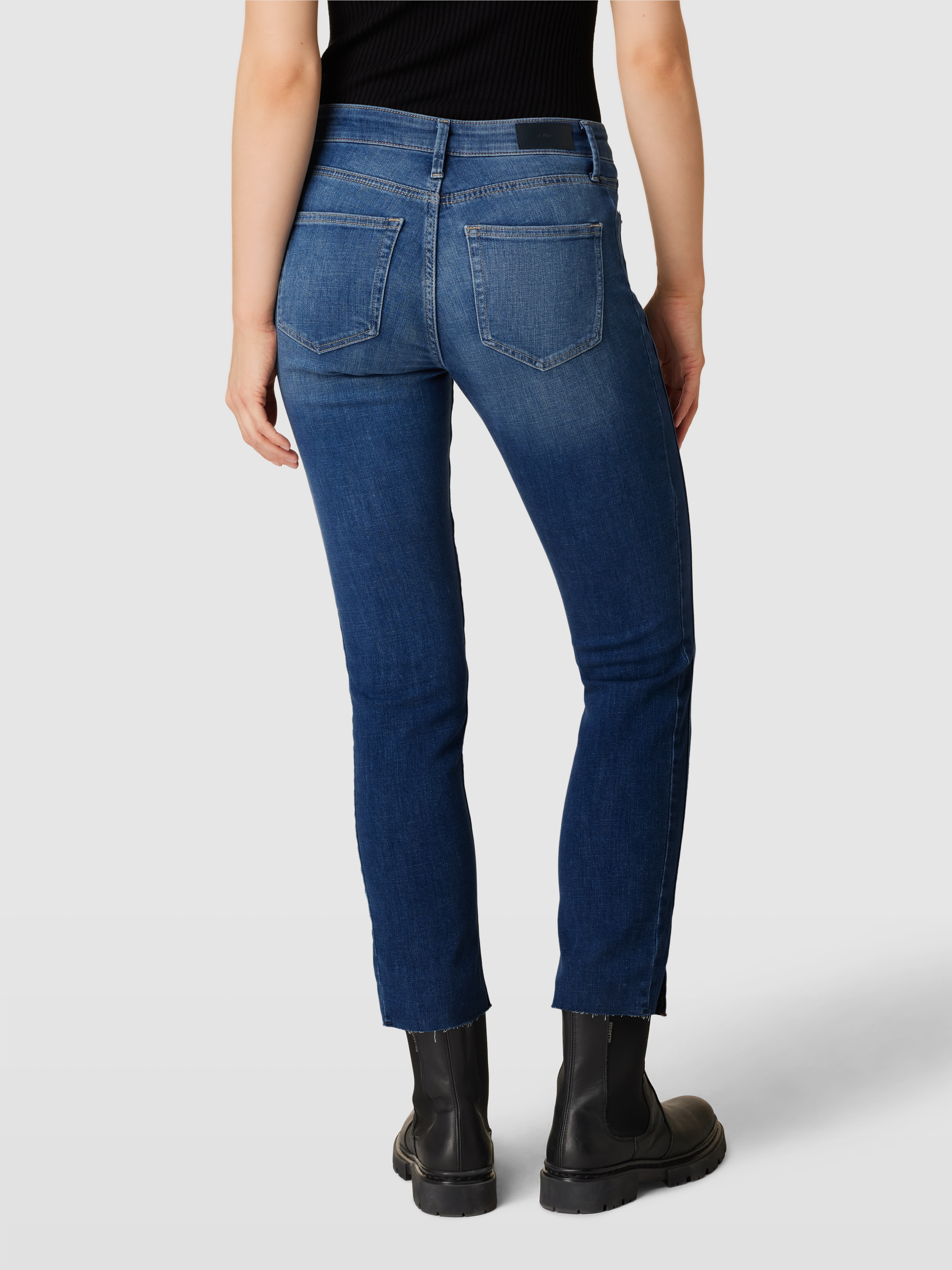 s.Oliver RED LABEL Jeans mit Label-Patch (blau) online kaufen