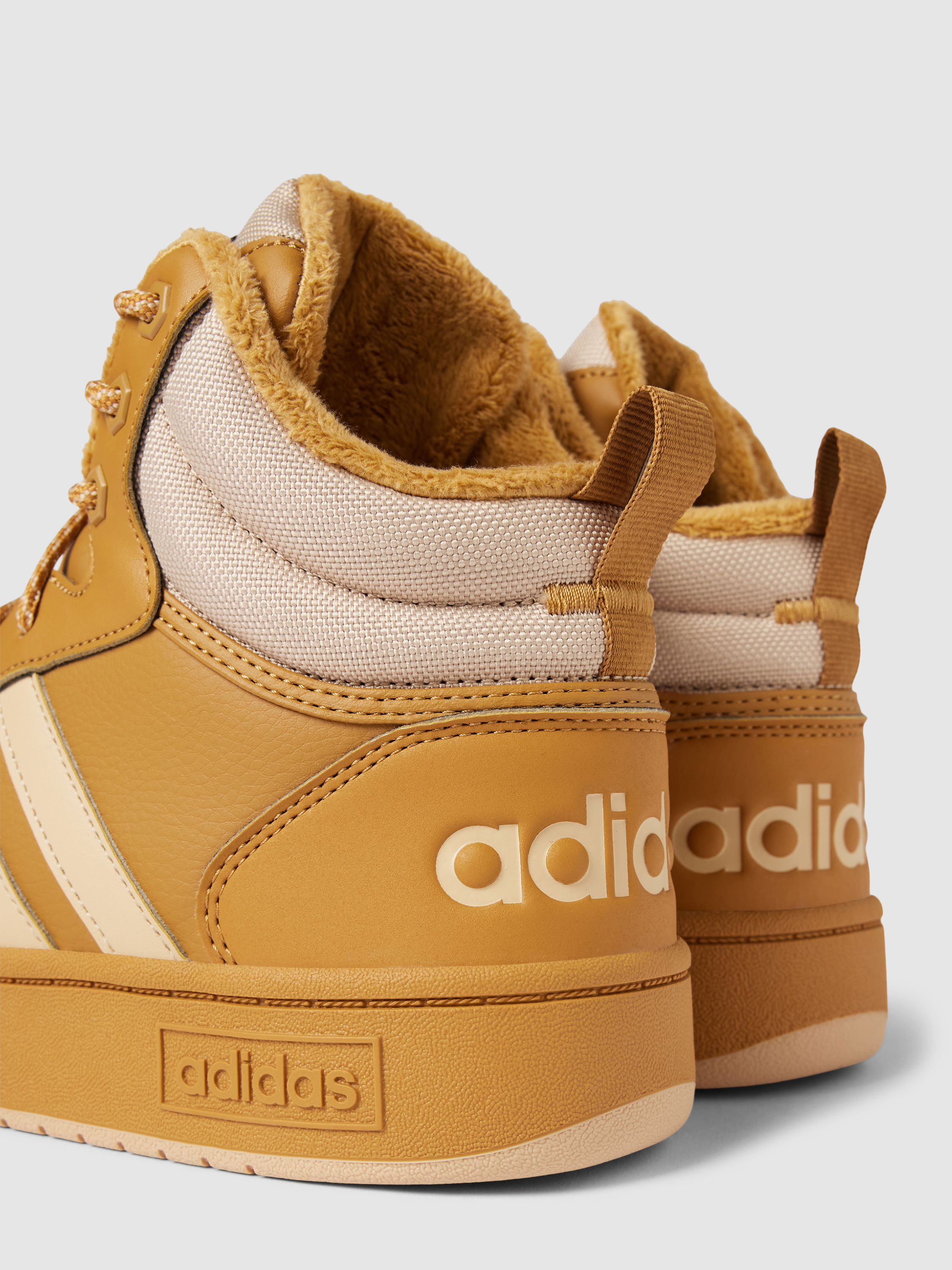adidas Sportswear High Top Sneaker in Two-Tone Machart Modell 'HOOPS' (beige) online kaufen