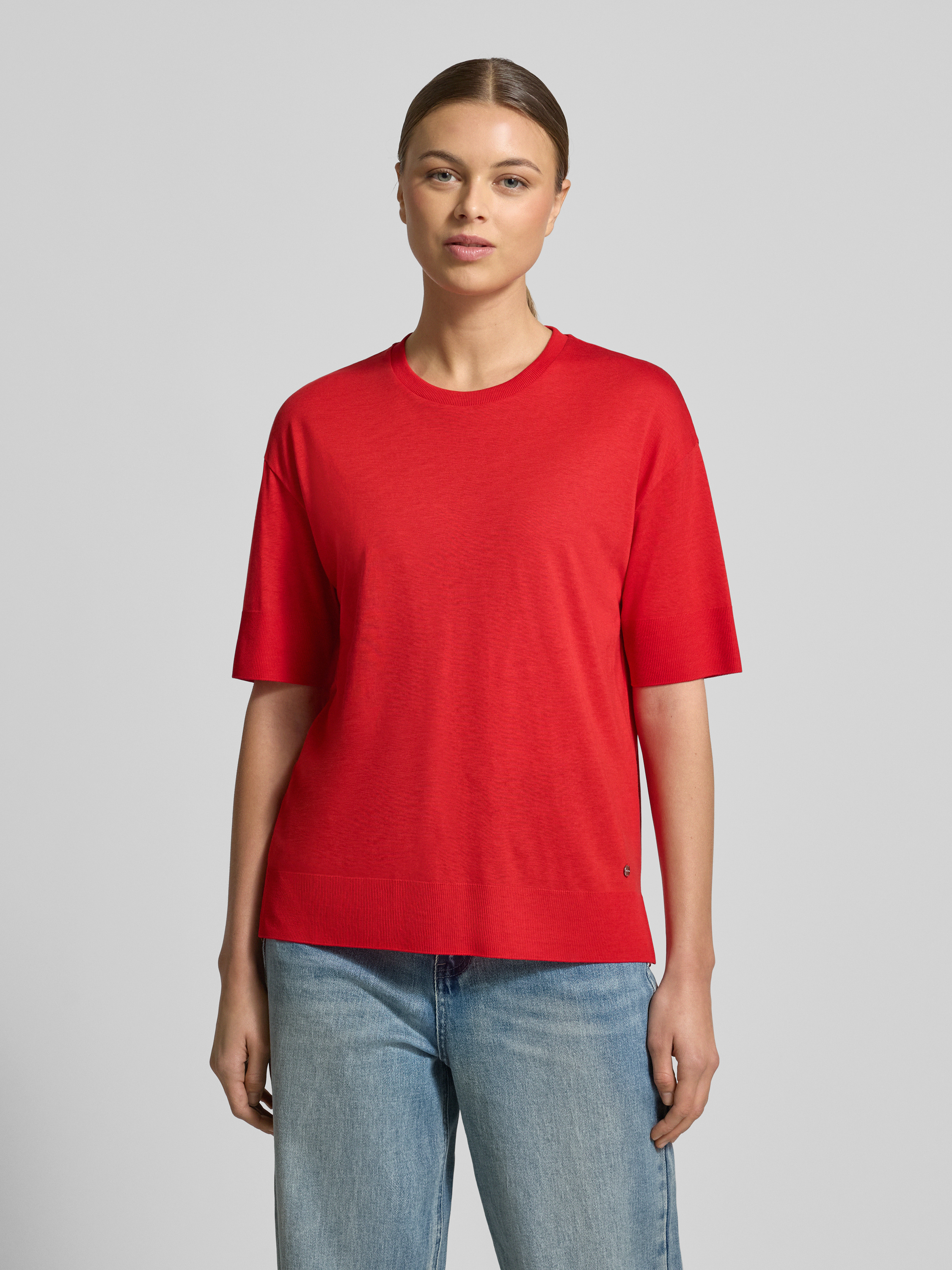 Kup online Windsor T-shirt o kroju relaxed z aplikacją z logo (czerwony)