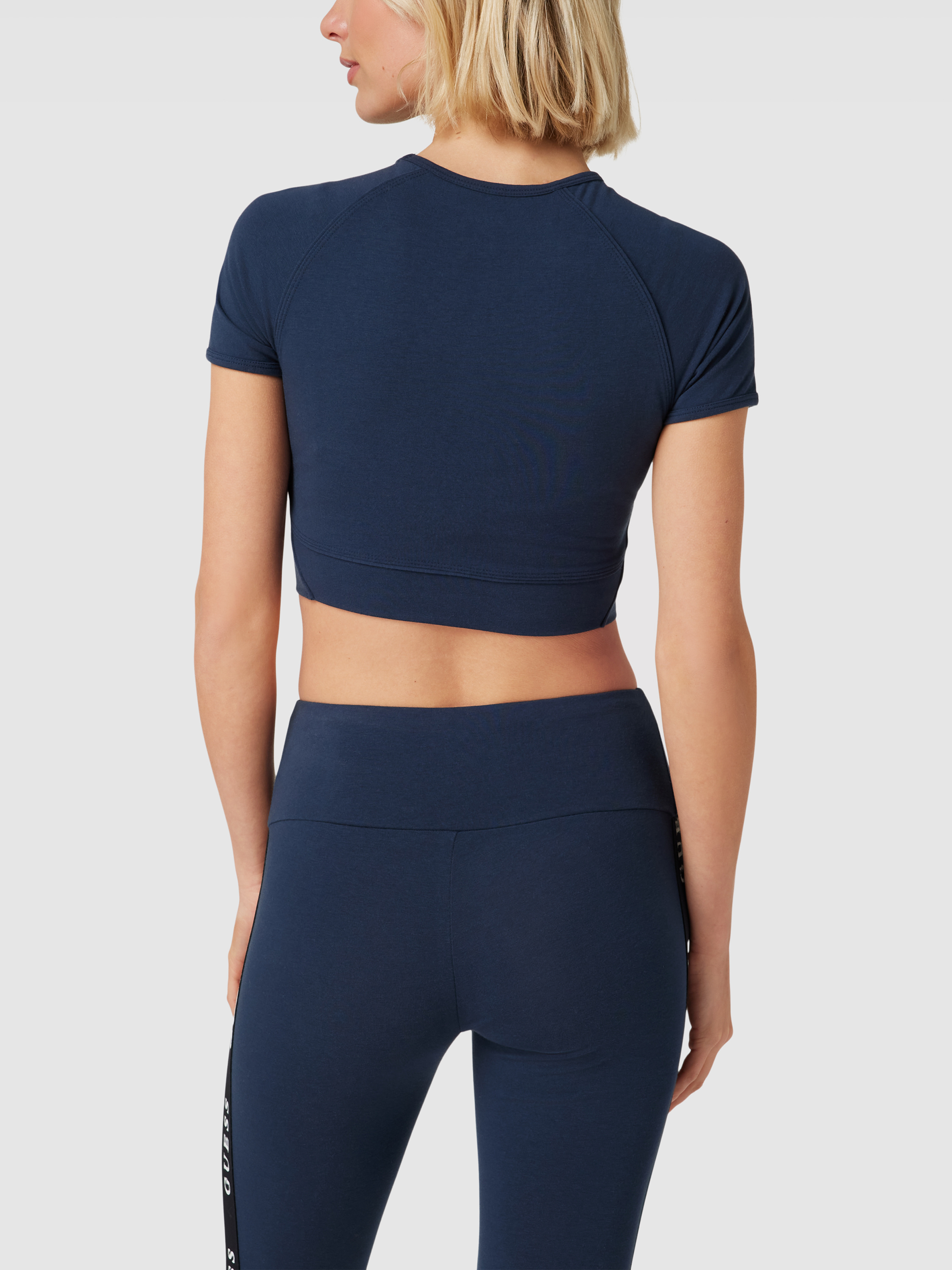 Guess Activewear Cropped T-Shirt mit Label-Print Modell 'ALINE ...