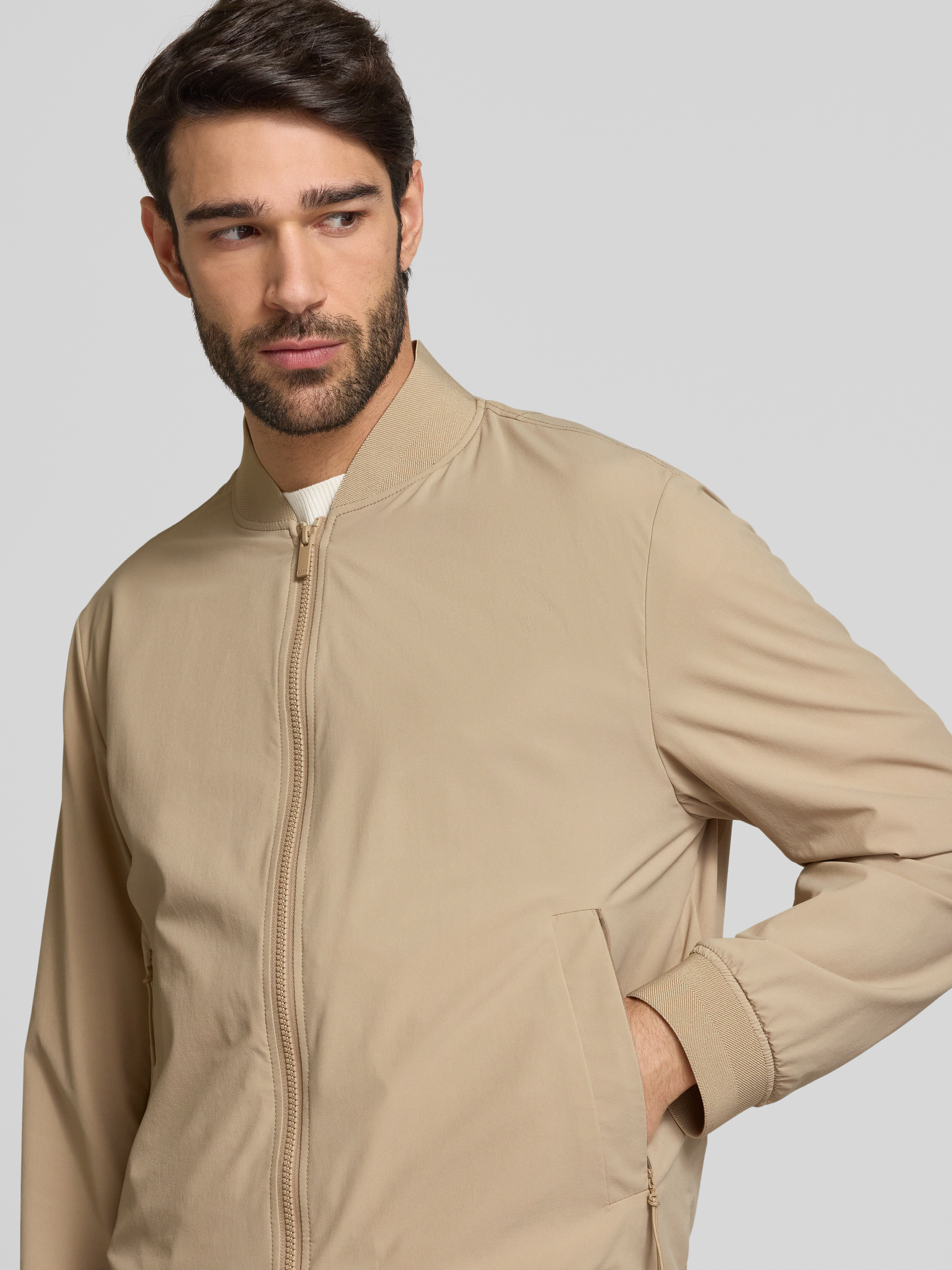 BOSS Bomberjacke mit Zweiwege-Reißverschluss Modell 'Hanry' (beige ...