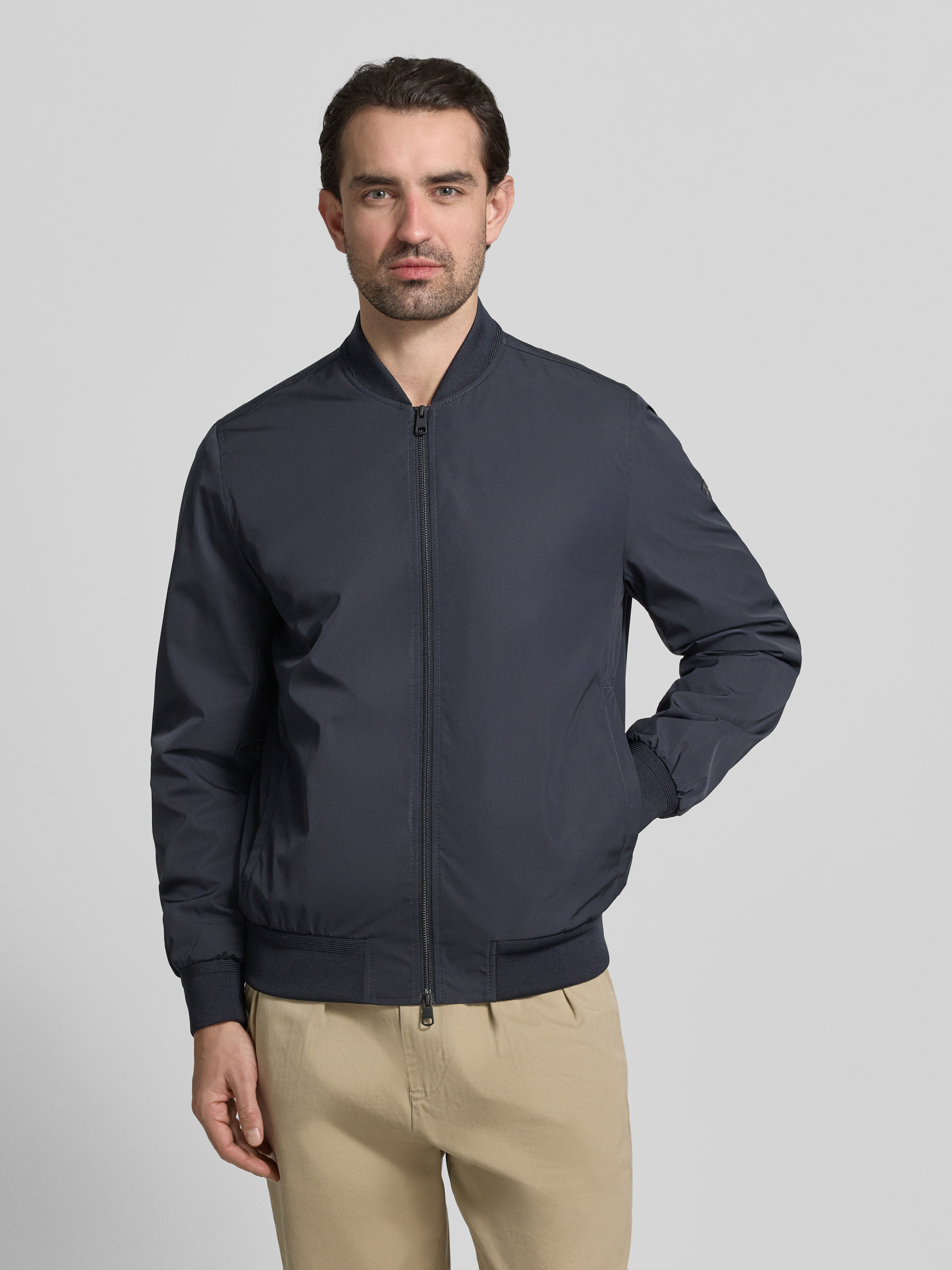 Kup online CINQUE Bomberka o kroju regular fit ze stójką model ‘Rapid ...