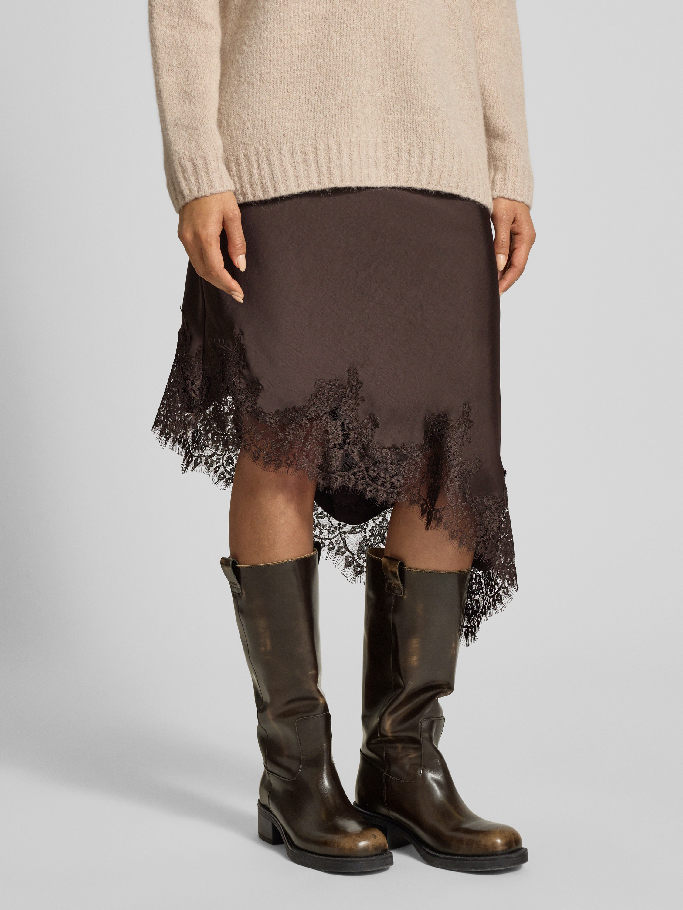 Neo Noir Midirok met asymmetrisch design in donkerbruin online kopen | P&C