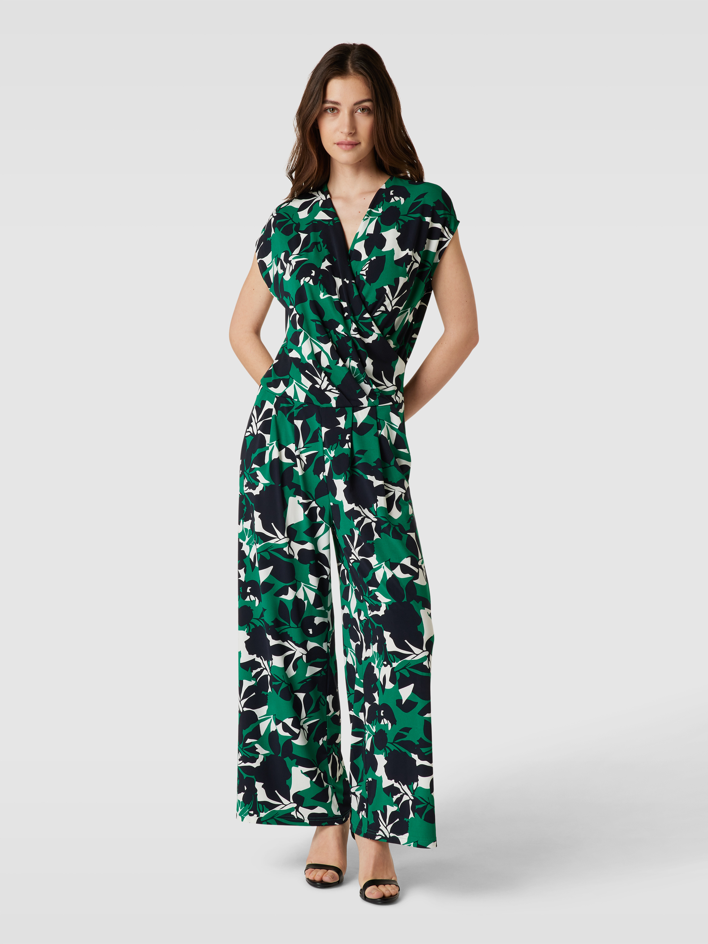 Vera Mont Jumpsuit in Wickel-Optik (gruen) online kaufen