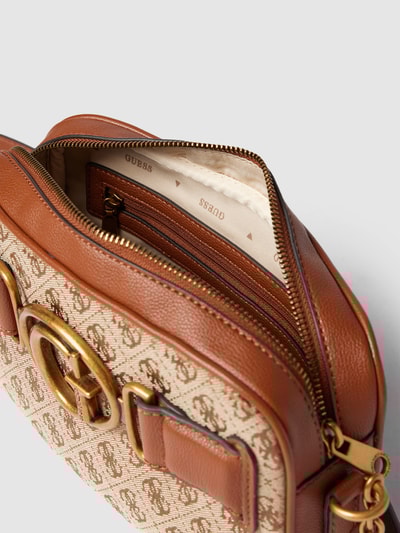 Guess Umhängetasche mit Allover-Logo Modell 'AVIANA CAMERA BAG' (cognac ...