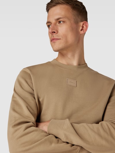 HUGO Sweatshirt mit Label-Patch Modell 'Diragol' (camel) online kaufen