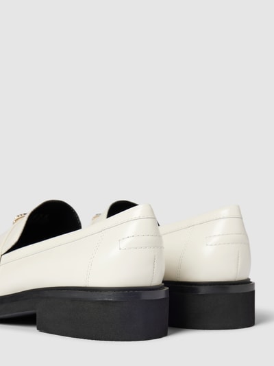 Guess Mocassins met labelapplicatie, model 'SHATHA' in offwhite online ...