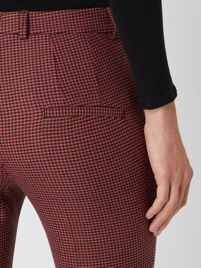 Set Stoffen broek met smalle pasvorm en pied-de-poule-dessin in felroze ...