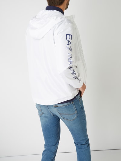 Kup online EA7 Emporio Armani Bluzon z wyjmowanym kapturem (biały)