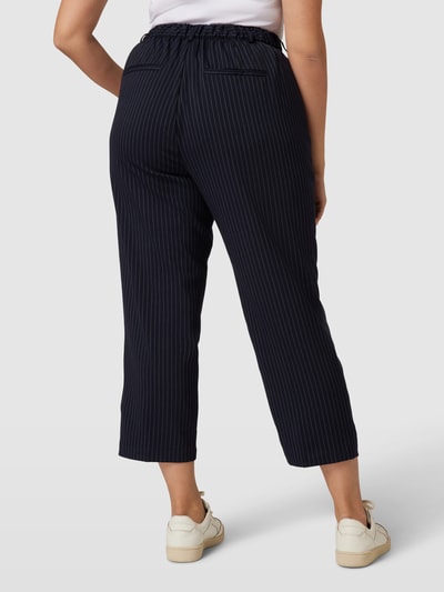 KAFFE Curve PLUS SIZE korte stoffen broek met streepmotief, model ...