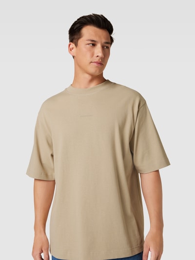 Armedangels T-Shirt mit Label-Print Modell 'AALOX' (sand) online kaufen