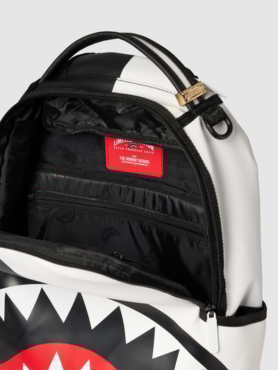 Kup online Sprayground Plecak z nadrukowanym motywem model ‘SHARK’ (biały)