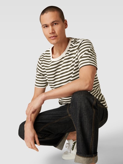 Les Deux T-Shirt mit Streifenmuster Modell 'Adrian' (oliv) online kaufen
