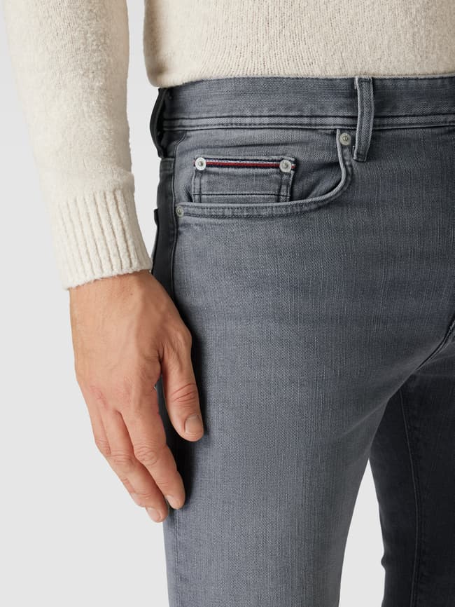 Tommy hilfiger slim fit tapered steve jeans store