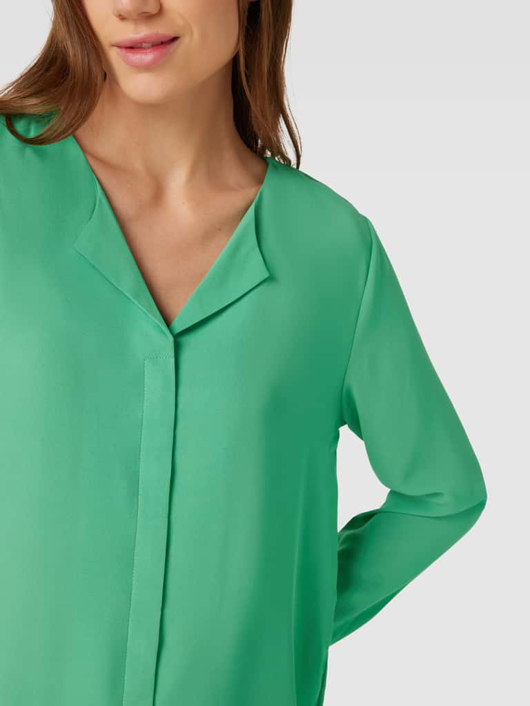 B.Young Blouse met V-hals, model 'HIALICE' in groen online kopen | P&C
