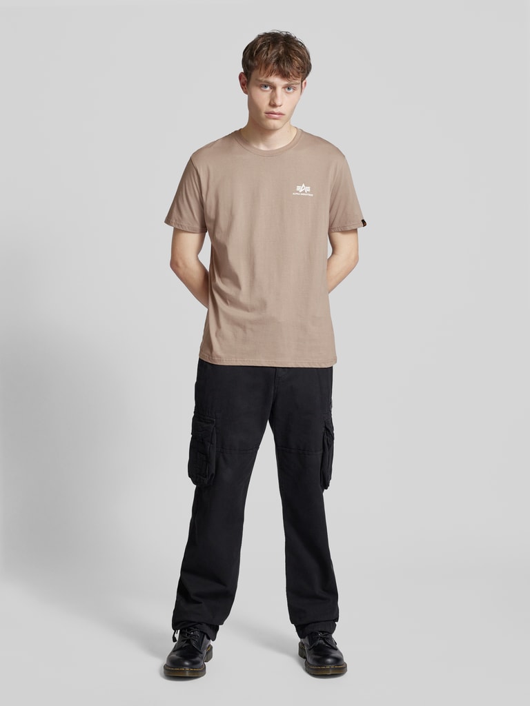 Alpha Industries T-Shirt mit Label-Print Modell 'BASIC' (sand) online ...