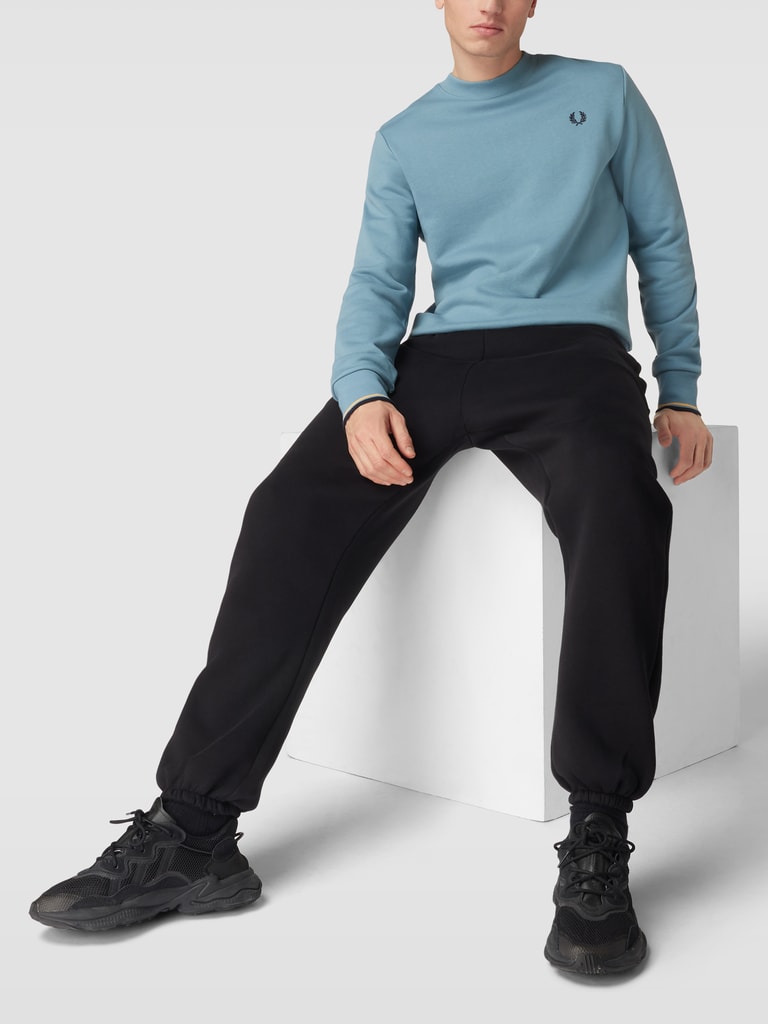 Fred Perry Sweatshirt mit Logo-Stitching (hellblau) online kaufen