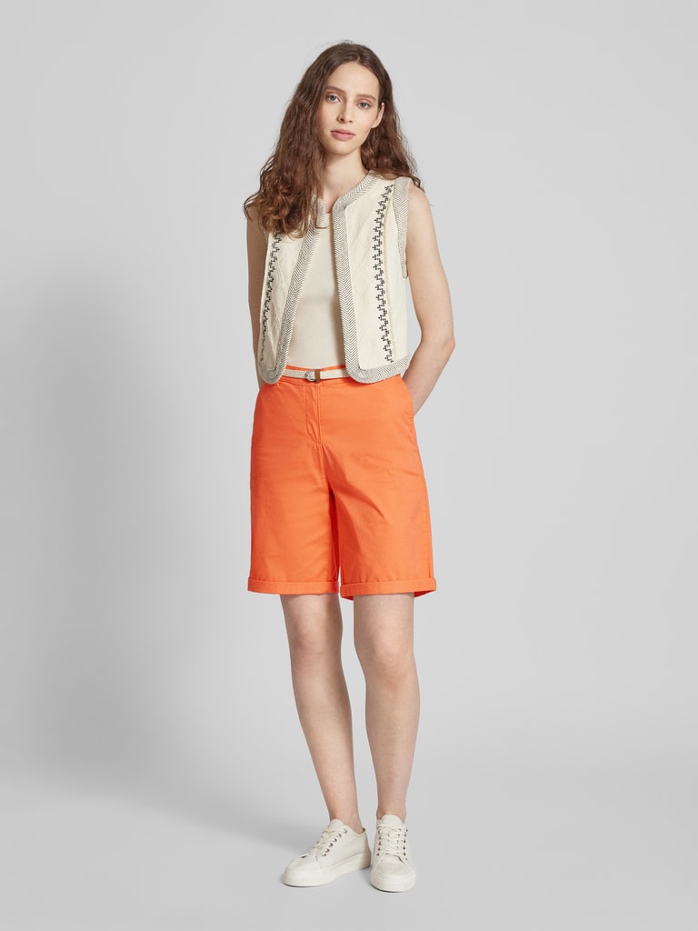 Christian Berg Woman Bermuda in effen design met riem in koraal online ...