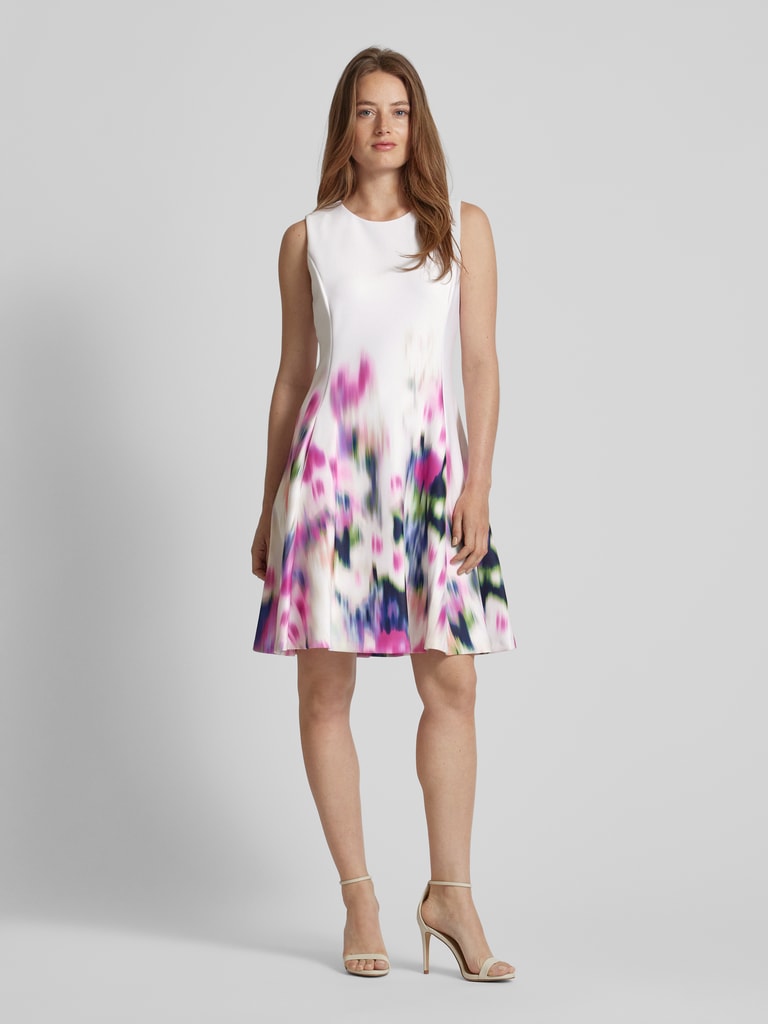 Fit And Flare Kleid