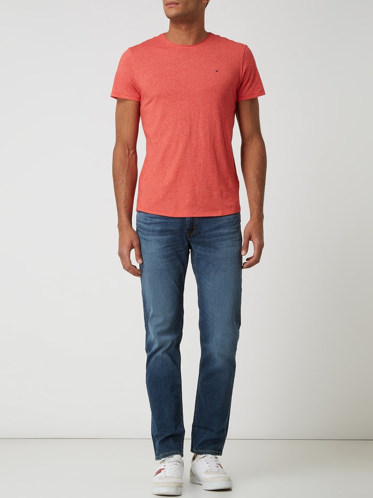 Tommy Jeans Slim Fit T-Shirt mit Logo-Stickerei (rot) online kaufen