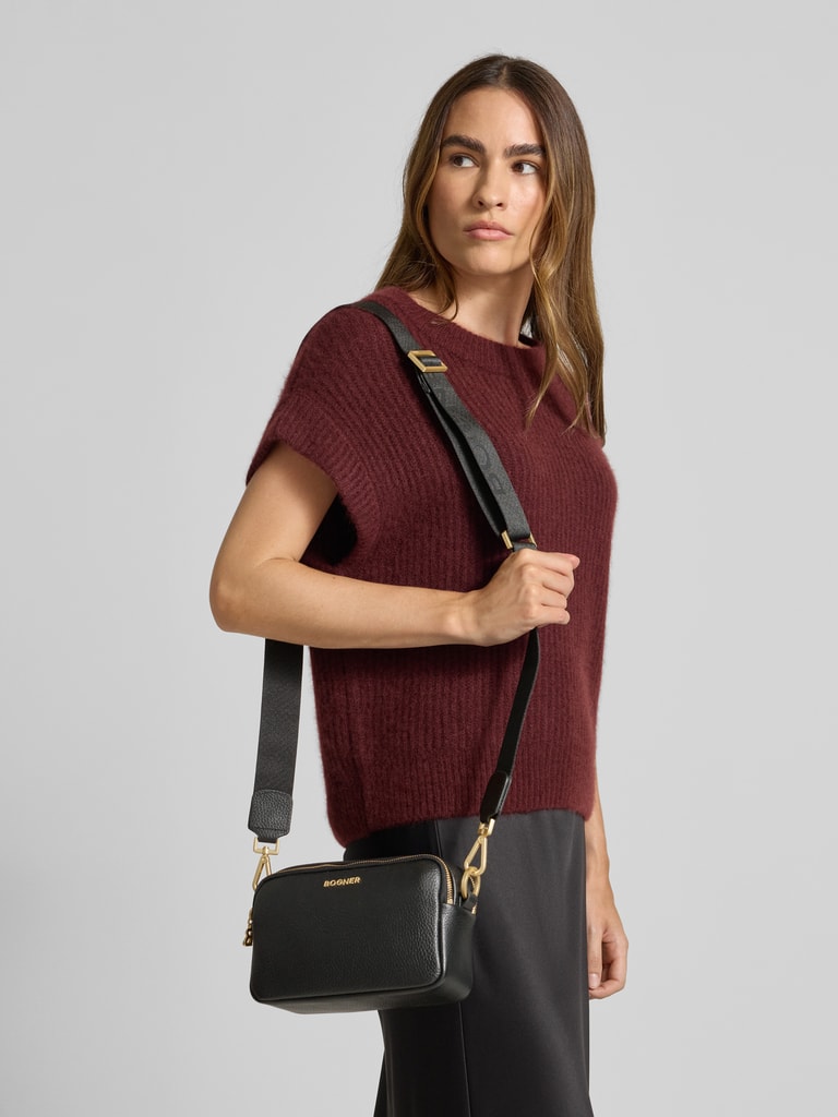 BOGNER Umhängetasche aus Leder mit Label-Applikation Modell 'wallis avy ...