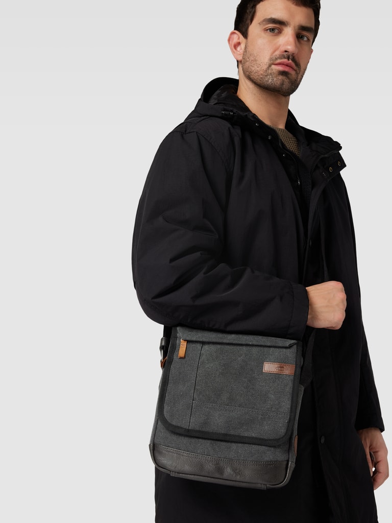 camel active Crossbody Back mit Label-Detail (black) online kaufen
