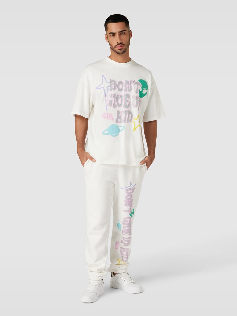 REVIEW X MATW Oversized T-Shirt mit Metallic MATW Print - MATW x REVIEW ...