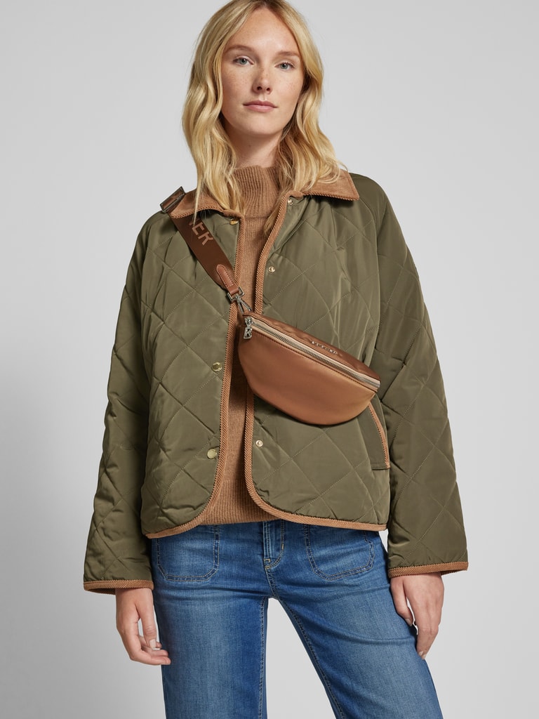 BOGNER Handtas met labelapplicatie, model 'klosters sina' in camel ...