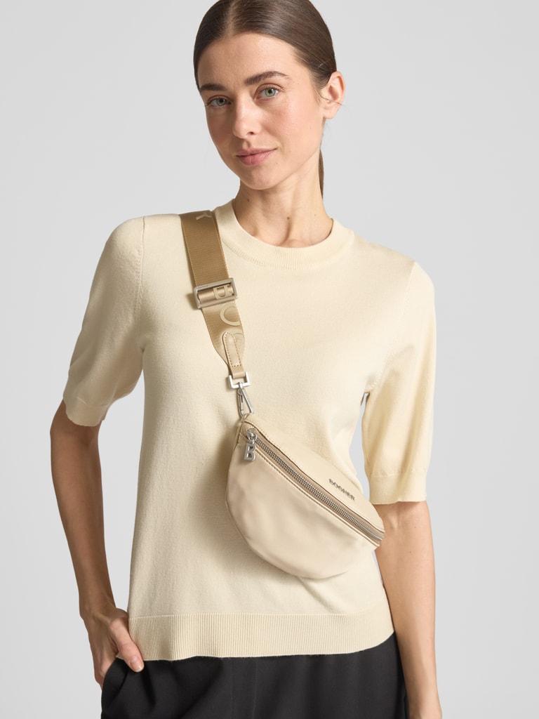 BOGNER Schoudertas met labelapplicatie, model 'klosters sina' in ...