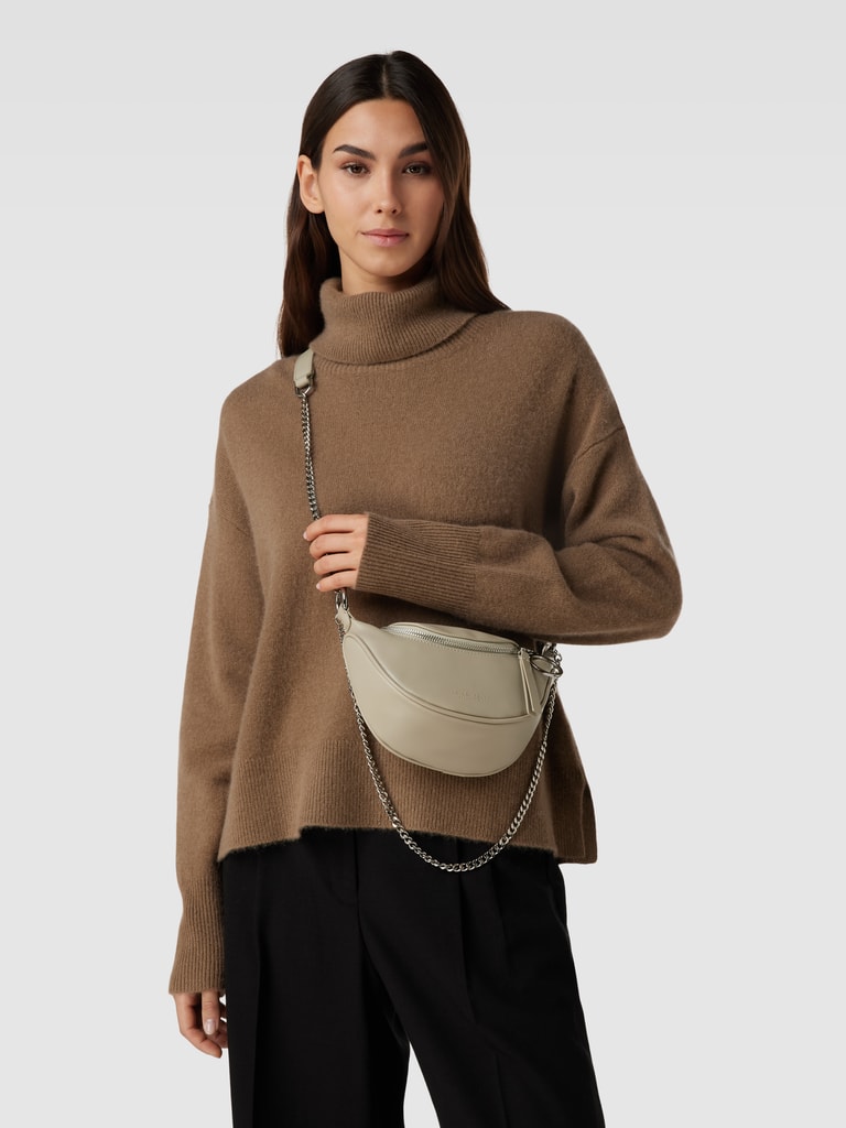 Seidenfelt Schoudertas met label in reliëf, model 'SKIEN' in rietgroen ...