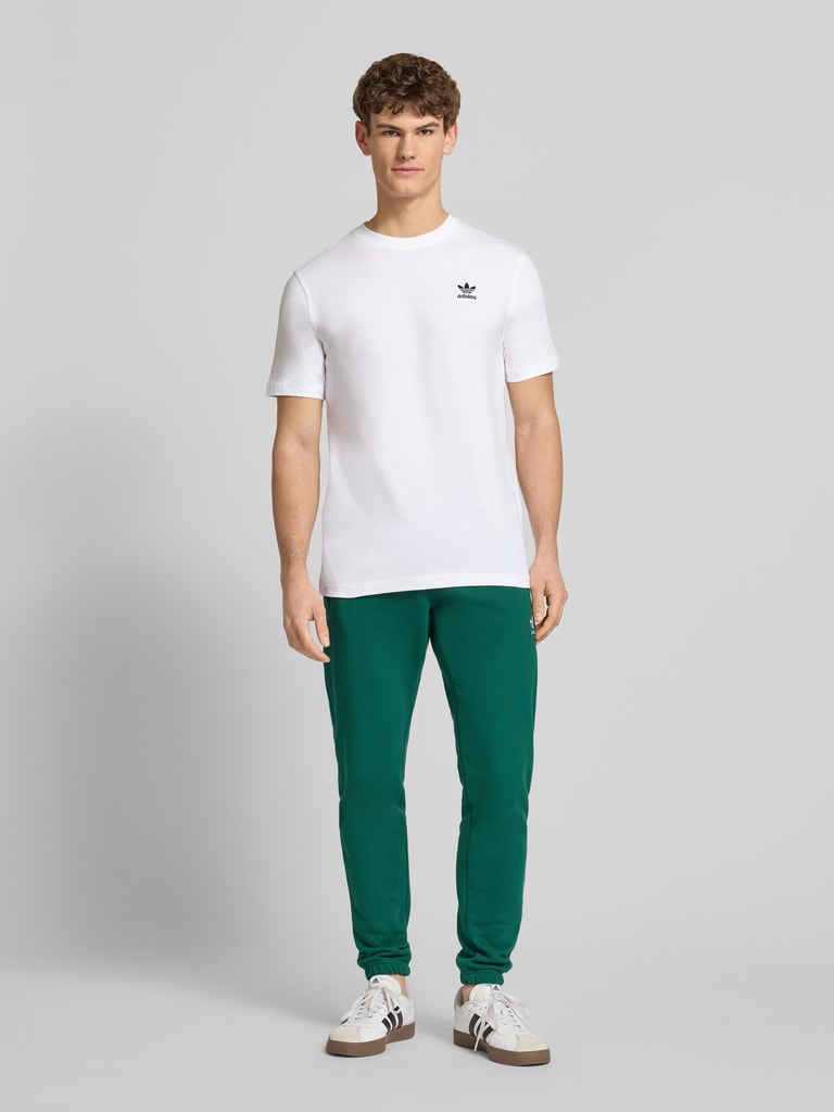 Kup online adidas Originals T-shirt z wyhaftowanym logo (biały)