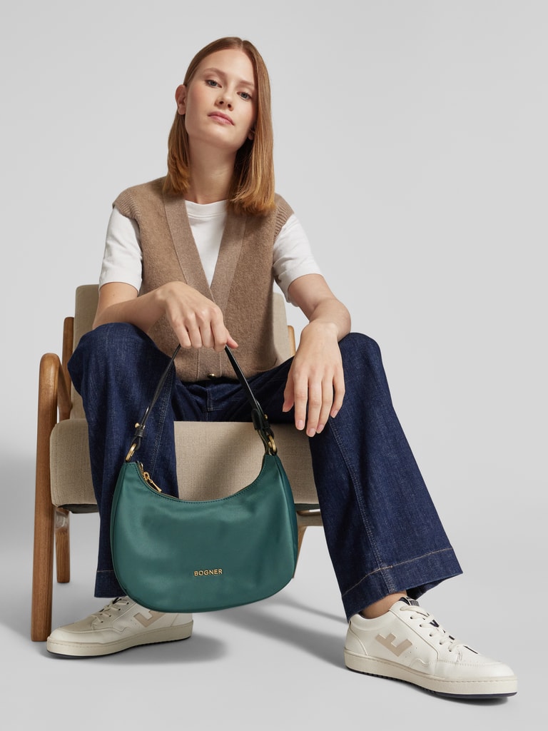 BOGNER Handtasche mit Label-Applikation Modell 'Klosters Neve Melene ...