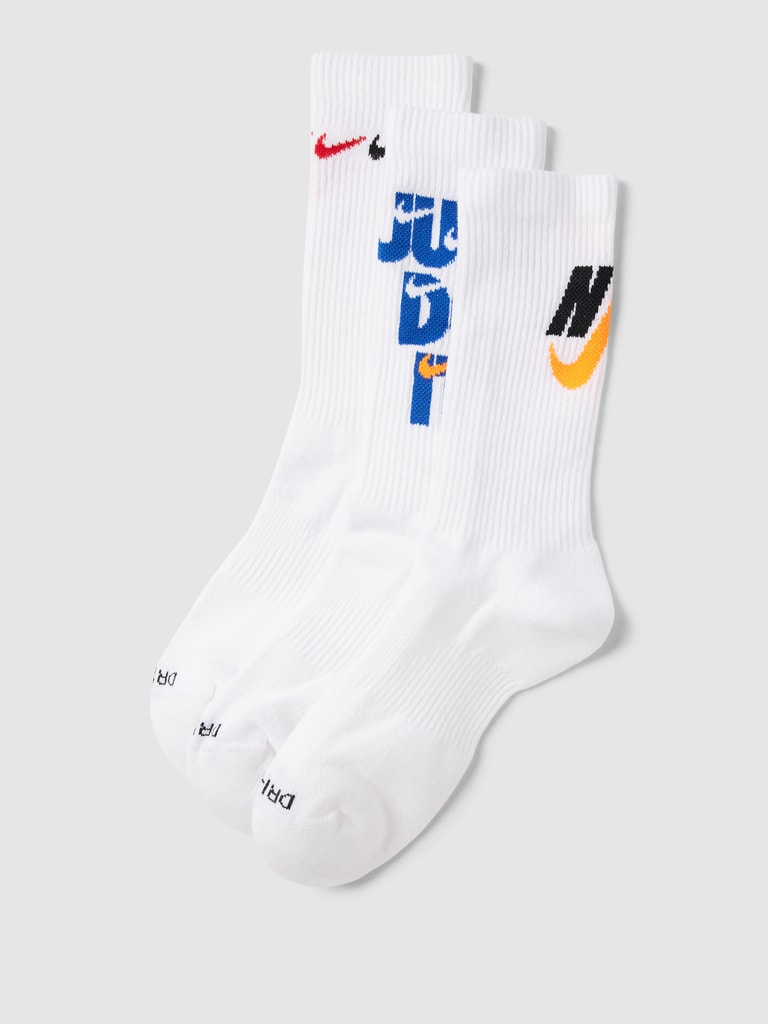 Kup online Nike Skarpety z nadrukiem z logo (biały)