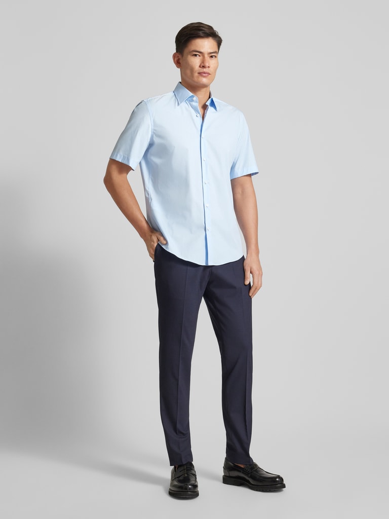 Kup online BOSS Koszula biznesowa o kroju regular fit z kołnierzykiem ... Kup online BOSS Koszula biznesowa o kroju regular fit z kołnierzykiem ...