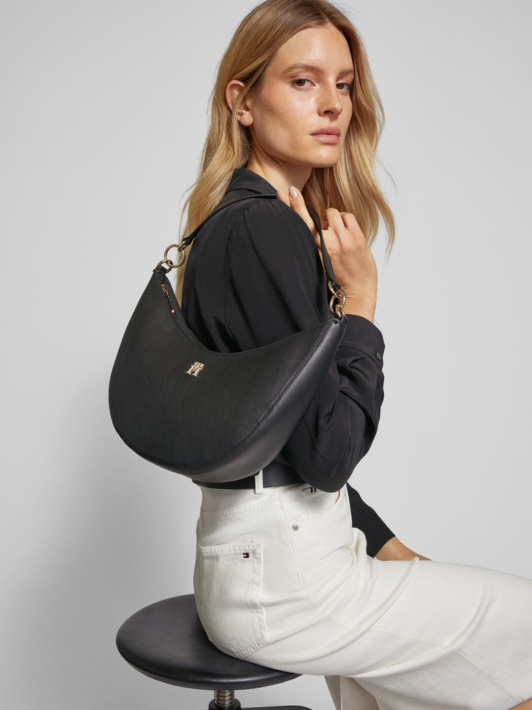 Tommy Hilfiger Handtasche mit Label-Applikation (black) online kaufen